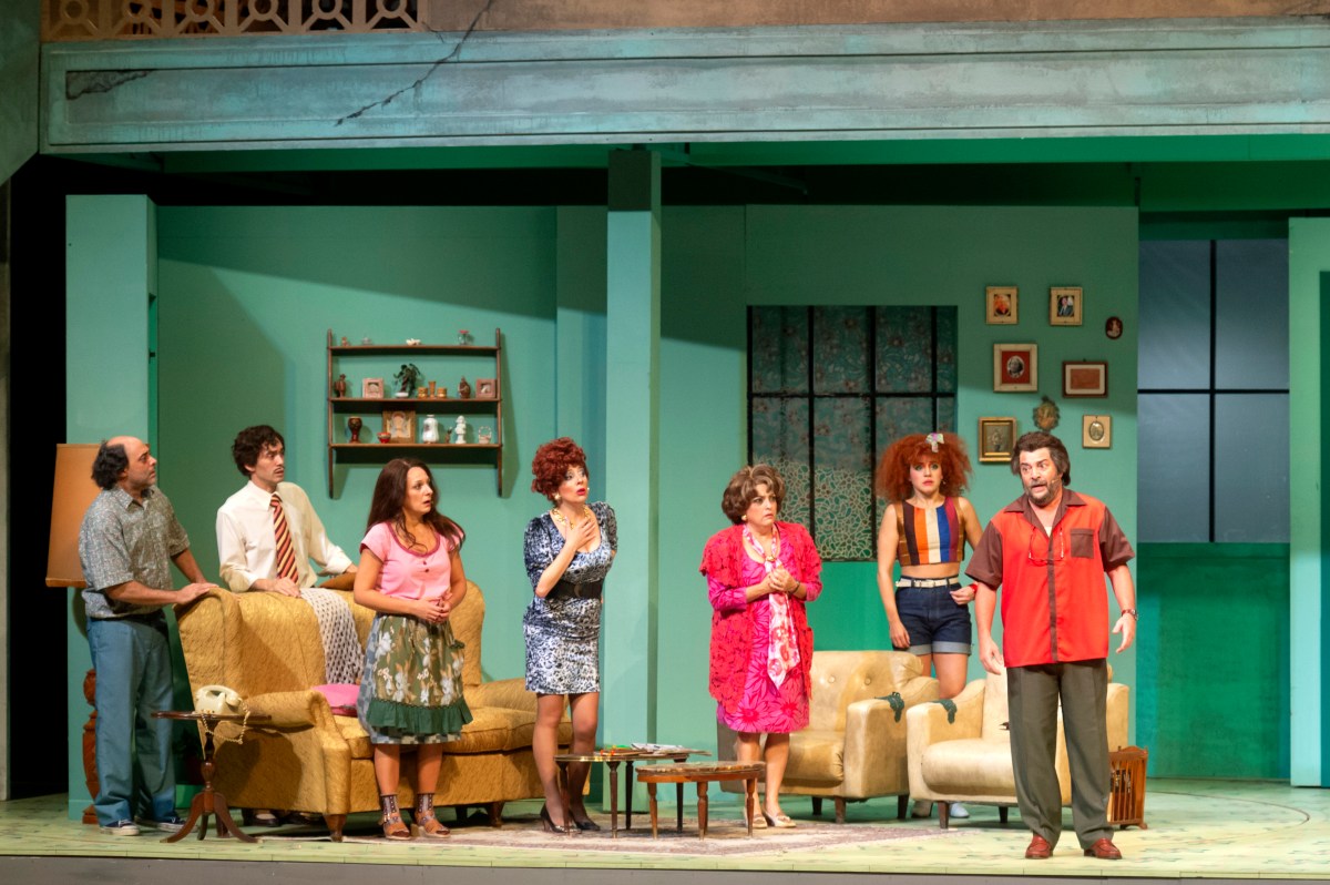 Esperando la carroza: el grotesco argentino que no pierde vigencia